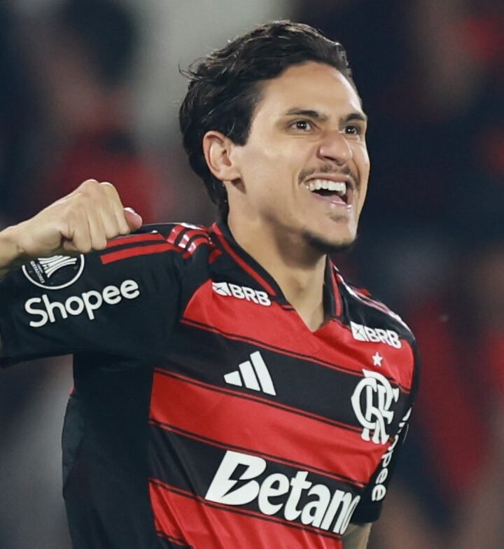 Pedro 150: atacante iguala Bebeto entre os maiores goleadores do Flamengo
